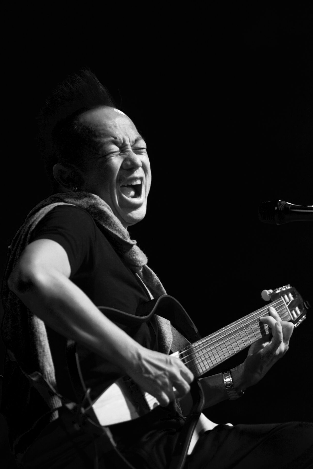 《你把我灌醉》原唱歌手 黄大炜 担任曹格 Crazy for LIVE 安可场演唱会特别嘉宾 - Viggou